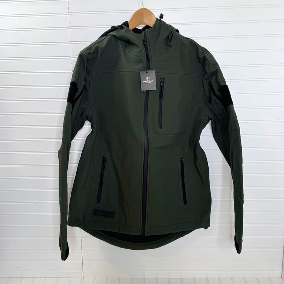 Baerskin | Jackets & Coats | Nwt Baerskin Softshell Waterproof Jacket ...